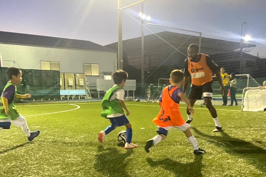 【レポート】10/18(火) トップチーム選手3名スクール参加 | 藤枝MYFC