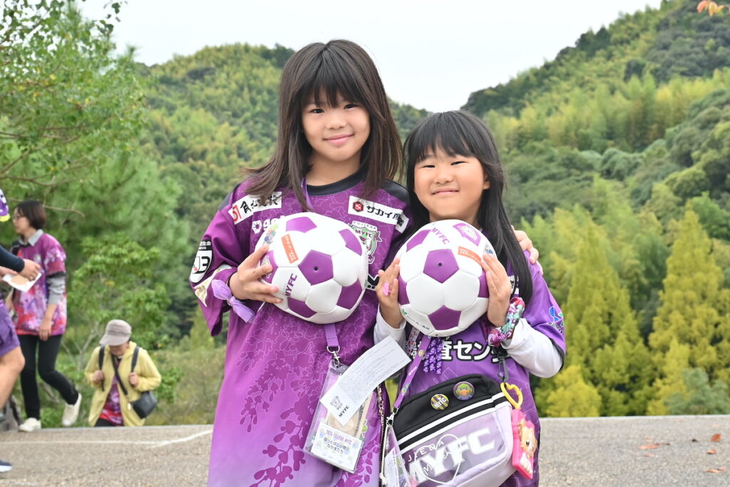 【レポート】10/26(土) 「藤枝MYFCサッカーボール寄贈プロジェクト」セレモニー | 藤枝MYFC